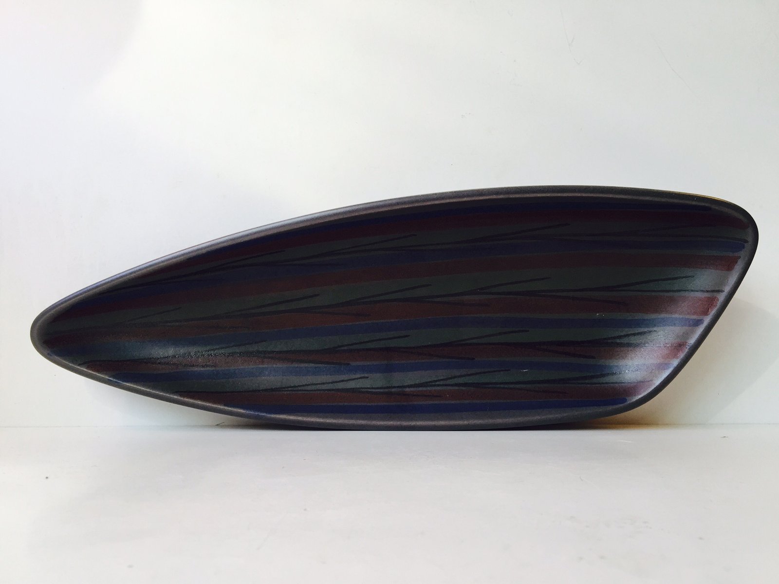 Asymmetrical Modernist Ceramic Dish by Ravnild, 1950s for sale at Pamono