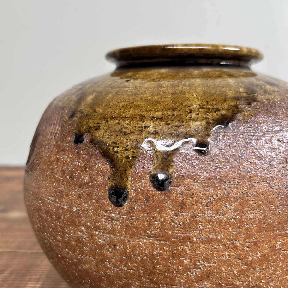 Mid-Century Shigaraki Ikebana Flower Vase by Yagi Tōdō, Japan, 1970s ...