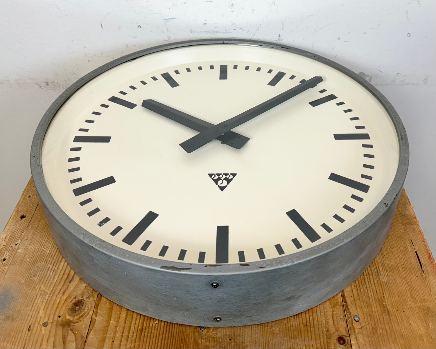Vintage Industrial Factory Wall Clock from Pragotron, 1960s for sale at ...