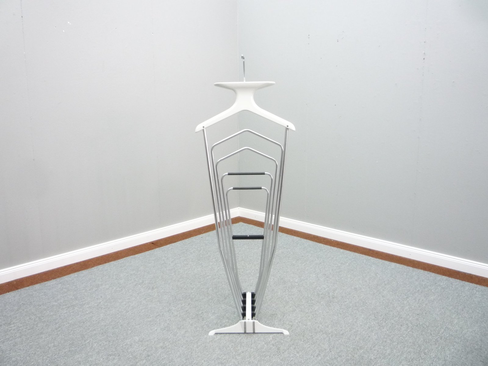 Mid-Century Tubular Steel Coat Rack, 1950s for sale at Pamono