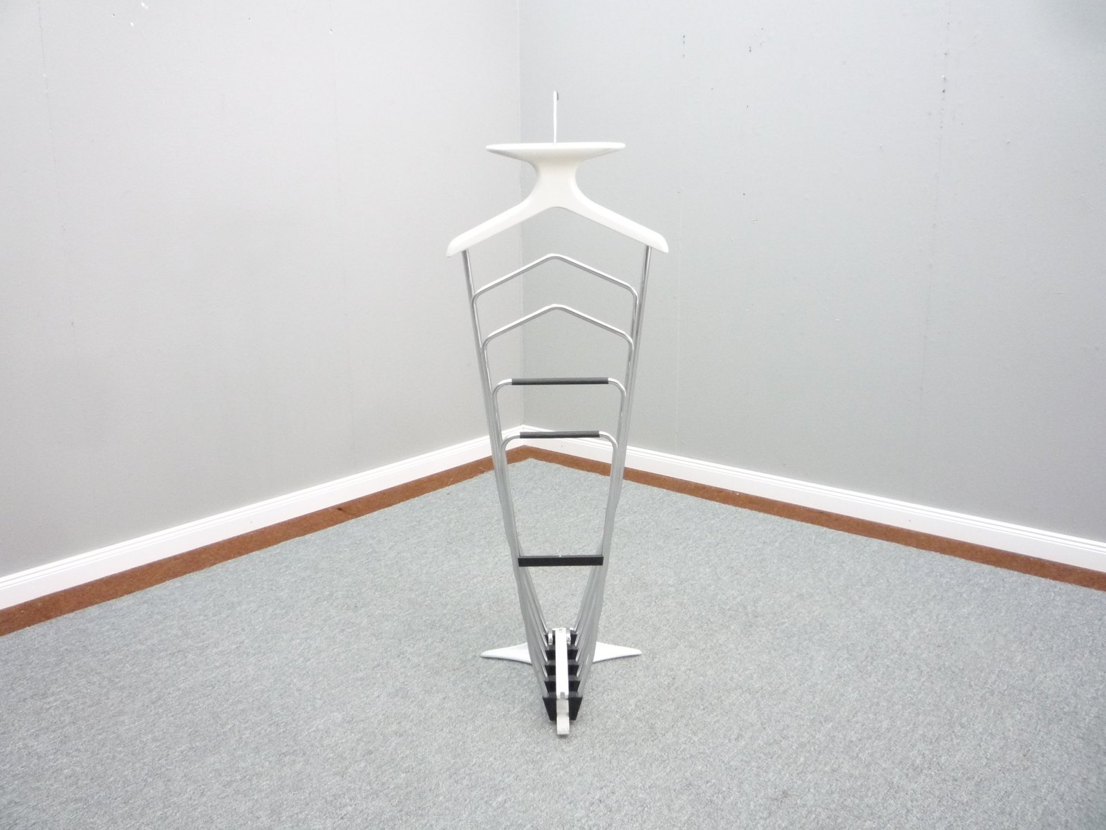 Mid-Century Tubular Steel Coat Rack, 1950s for sale at Pamono