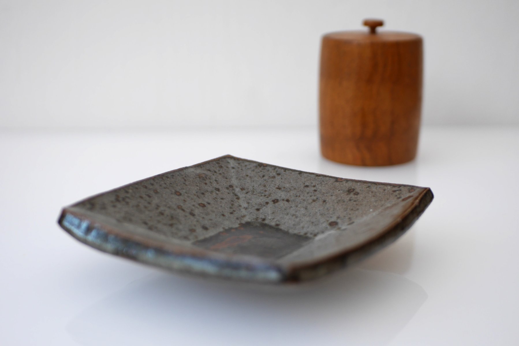 Mid-Century Modern Pottery Dish by Janet Leach, England for sale at Pamono