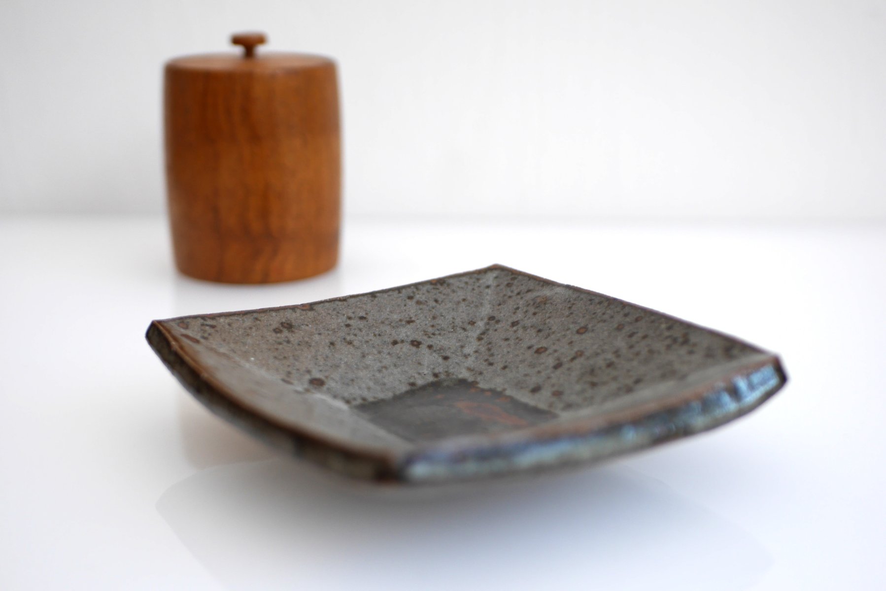 Mid-Century Modern Pottery Dish by Janet Leach, England for sale at Pamono