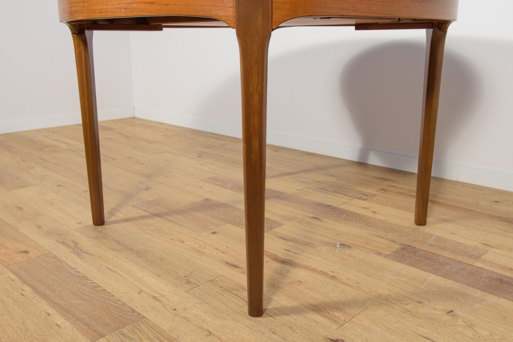 Mid-Century Round Teak Extendable Dining Table from Nathan, 1960s for ...