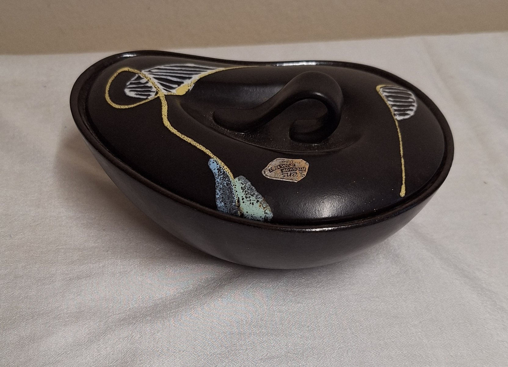 Vintage German Kidney-Shaped Lidded Box in Ceramic from Carstens ...