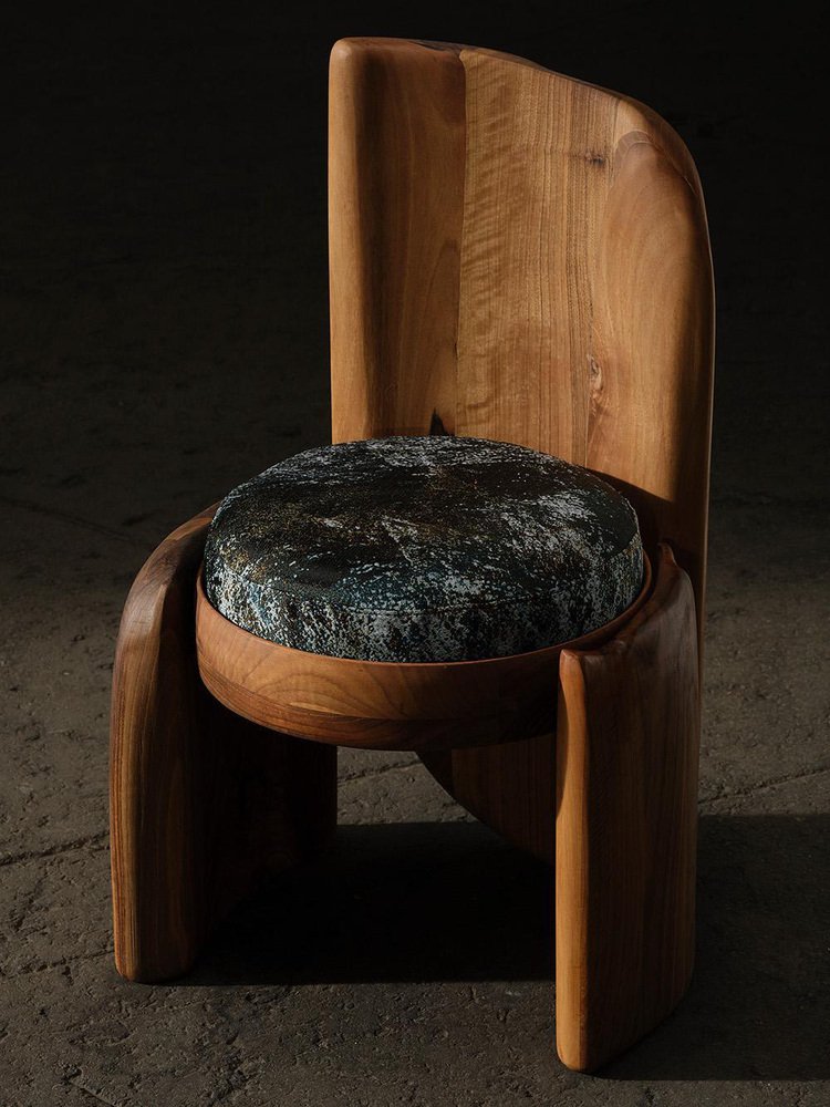 GG02 Walnut Chair by Togigi for sale at Pamono