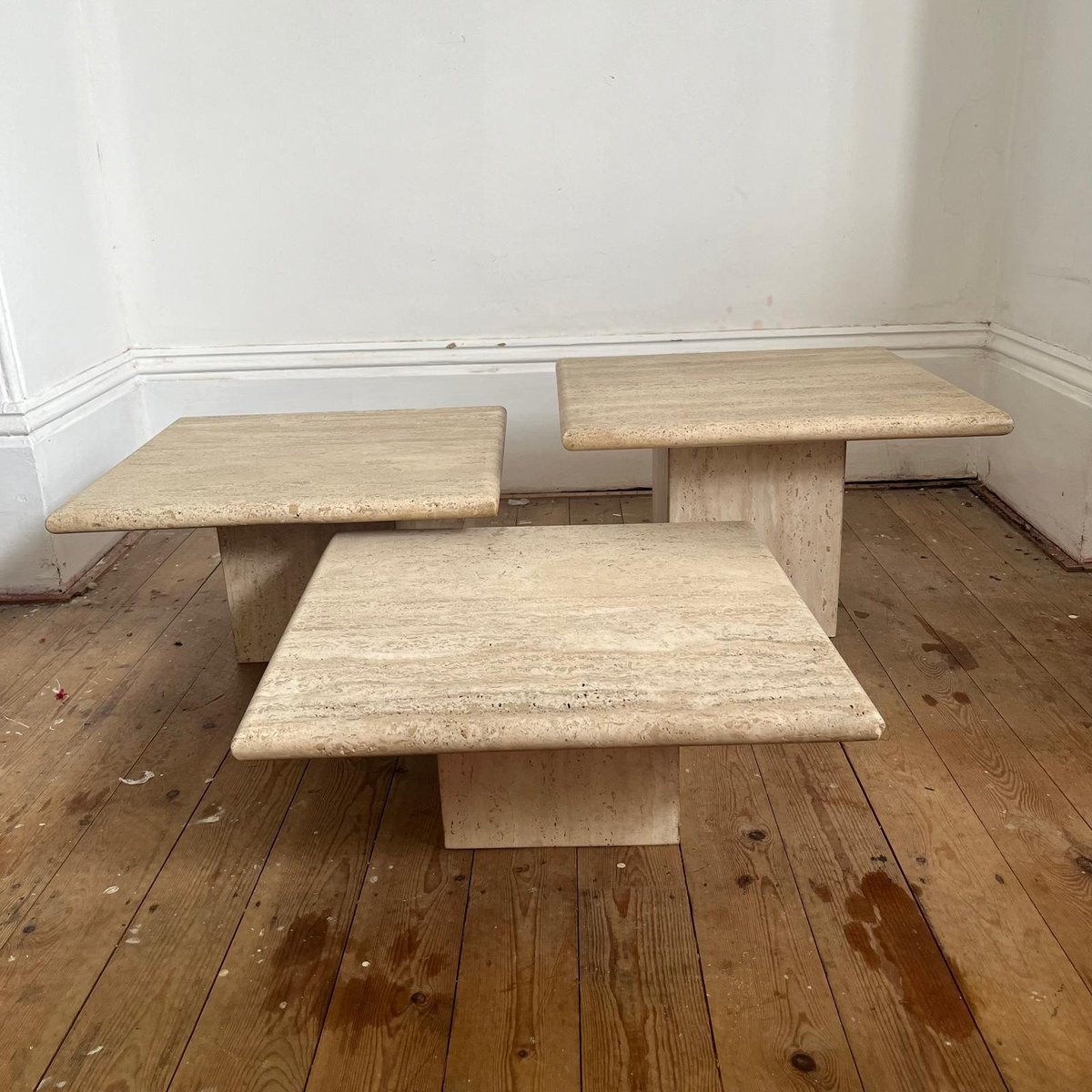 Mid-Century Italian Travertine Nesting Tables, Set of 3 for sale at Pamono