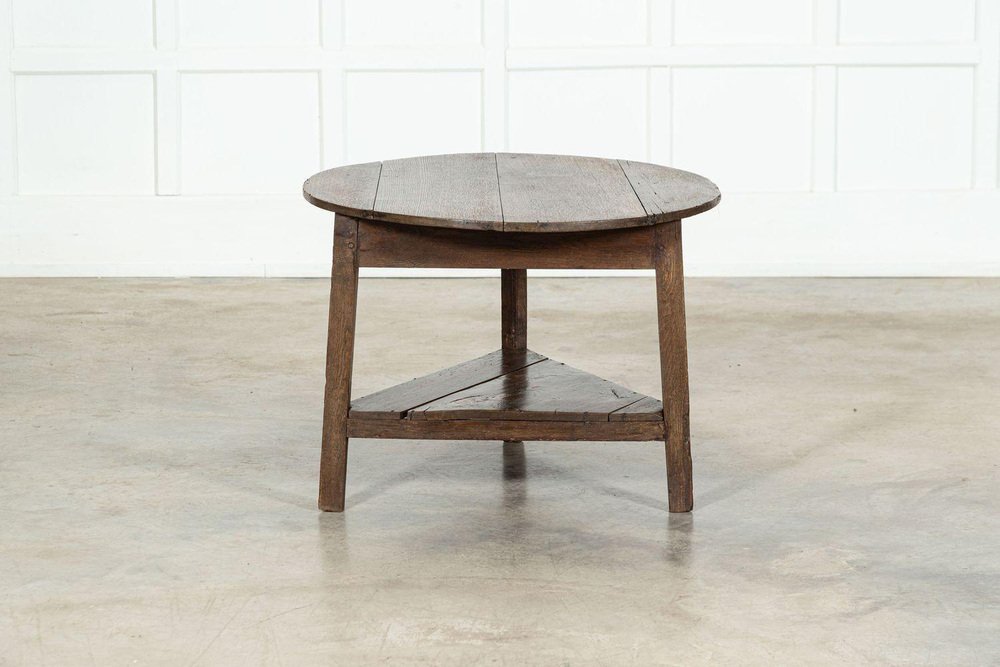 19th Century English Oak Tiered Cricket Table, 1830s for sale at Pamono