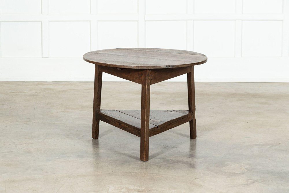 19th Century English Oak Tiered Cricket Table, 1830s for sale at Pamono