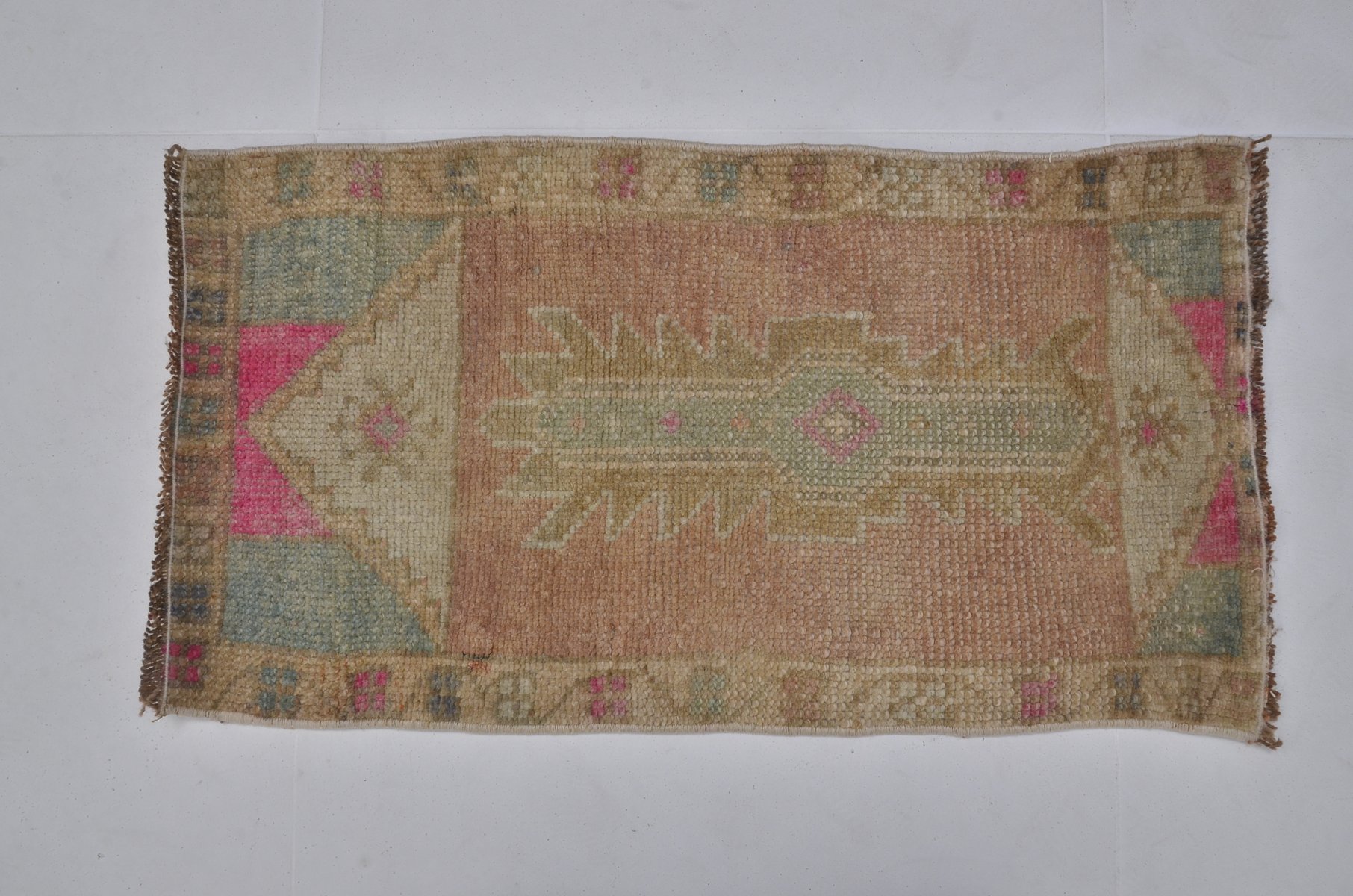 Small Vintage Wool Rug, 1960s for sale at Pamono