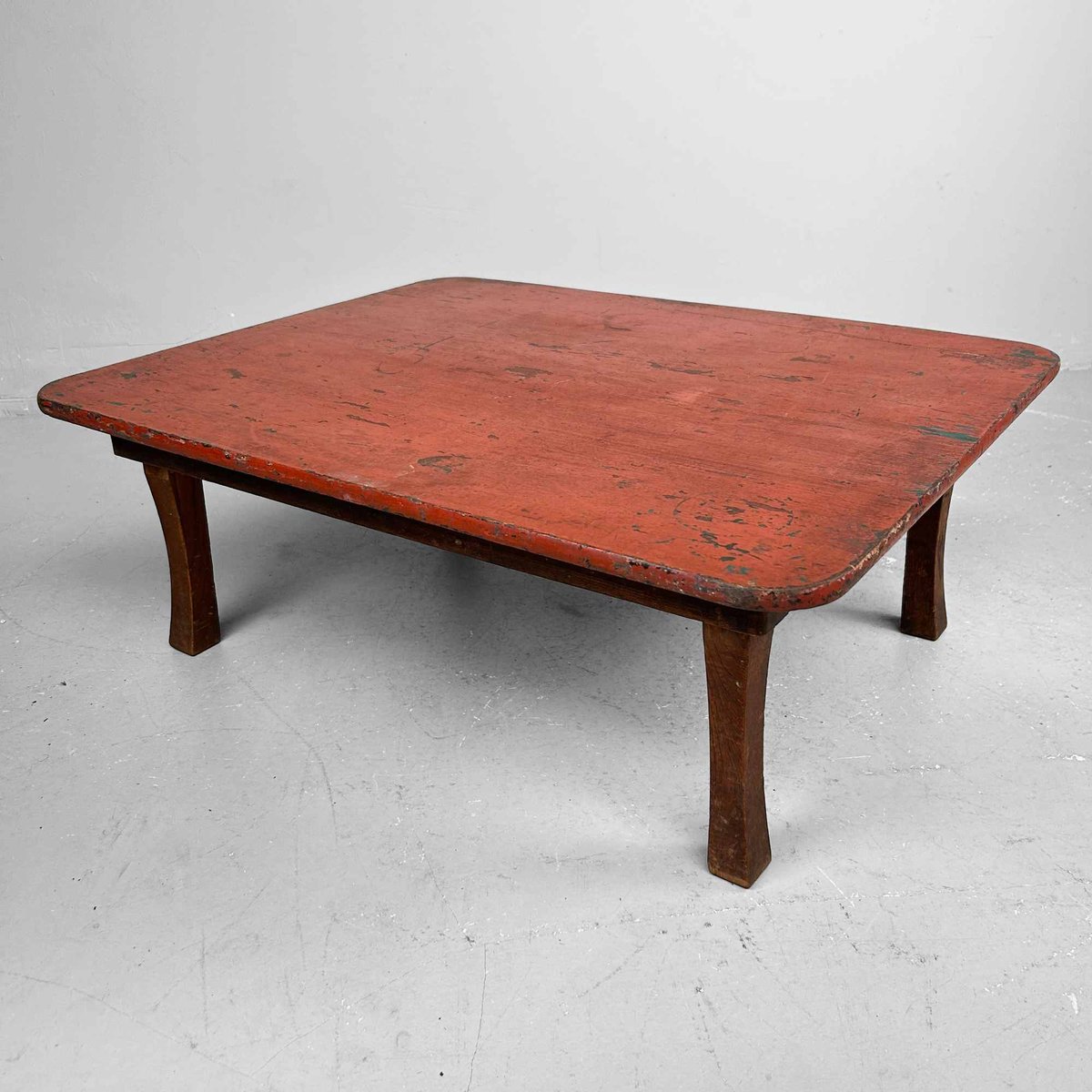 Early Shōwa Minimalist Japanese Low Table, Japan, 1930s for sale at Pamono