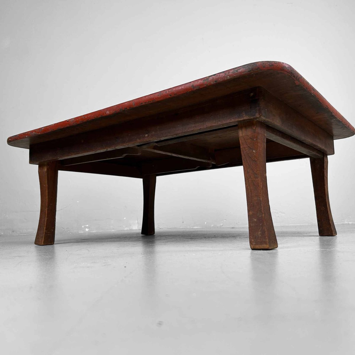 Early Shōwa Minimalist Japanese Low Table, Japan, 1930s for sale at Pamono