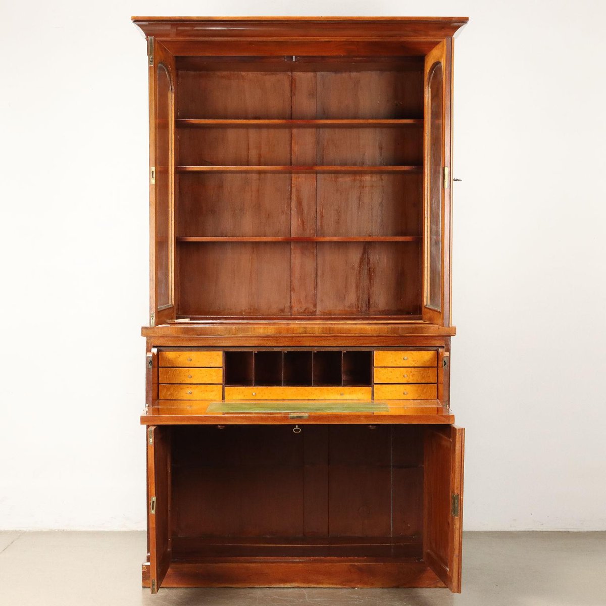 English Bookshelf in Mahogany for sale at Pamono