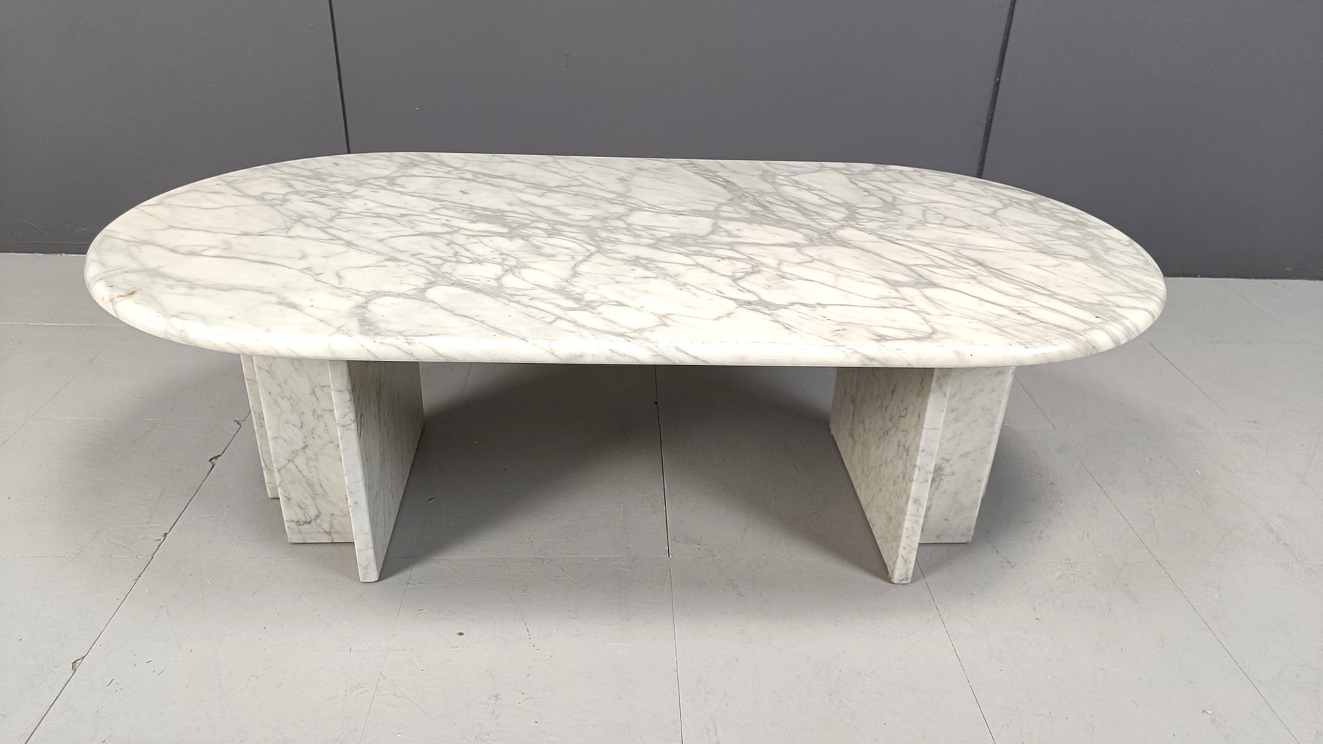 Vintage Oval Marble Coffee Table, 1980s for sale at Pamono
