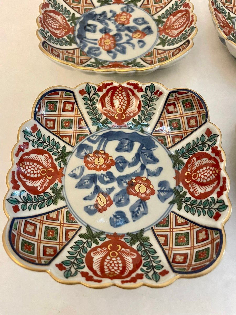 Small Antique Japanese Imari Dishes, 1900, Set of 4 for sale at Pamono