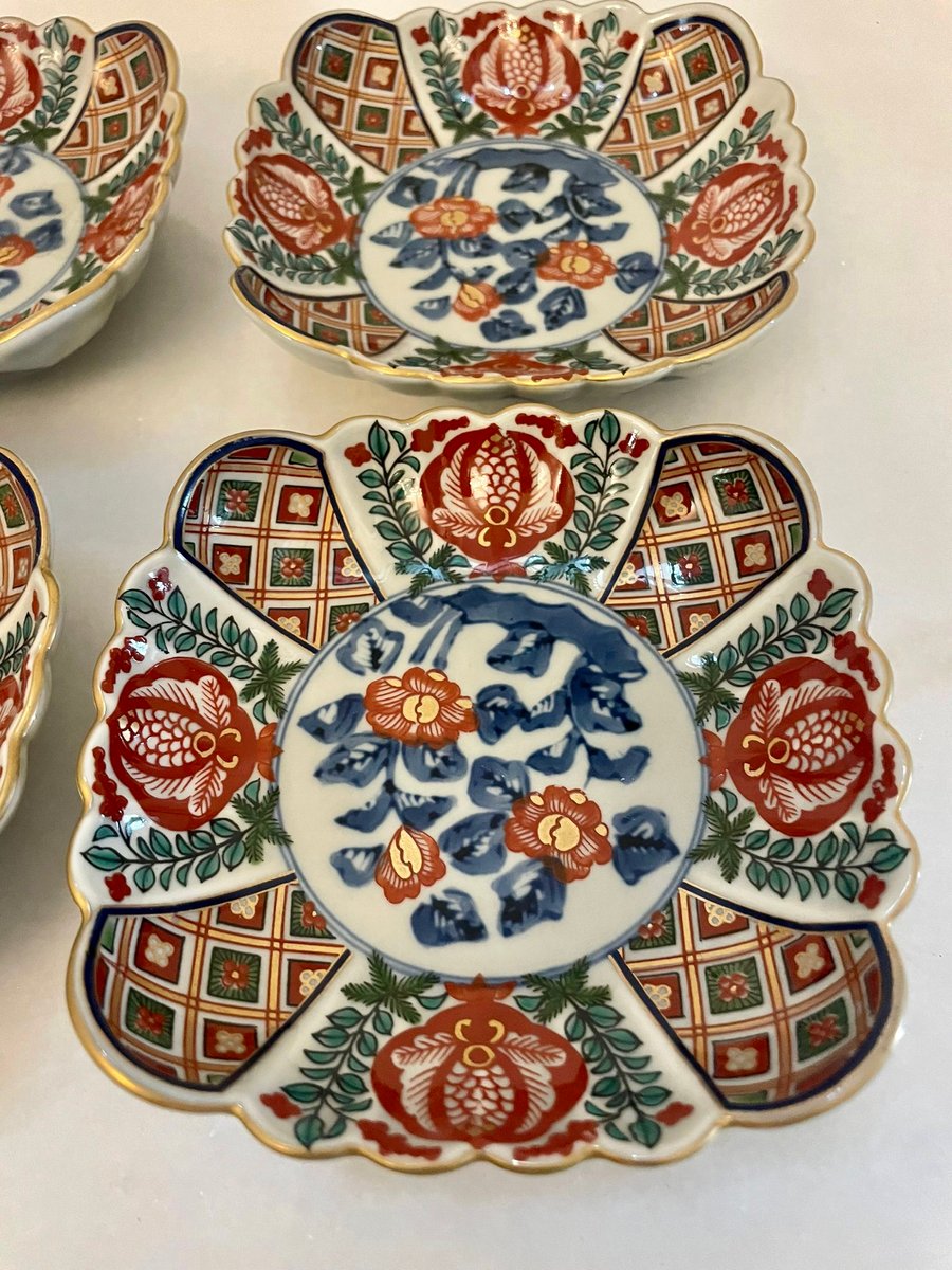 Small Antique Japanese Imari Dishes, 1900, Set of 4 for sale at Pamono