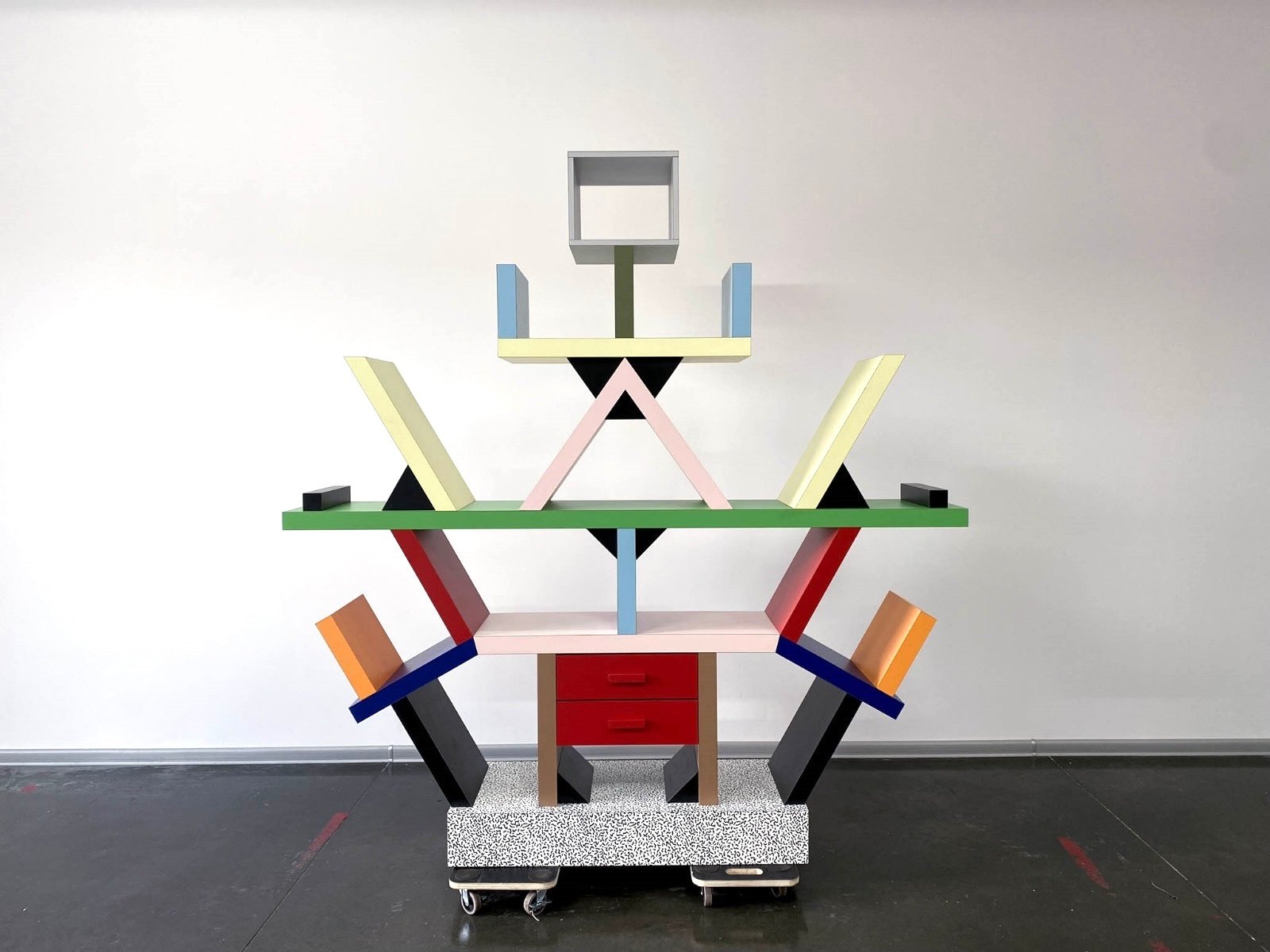 Regal Carlton by Ettore Sottsass, 1981 for sale at Pamono