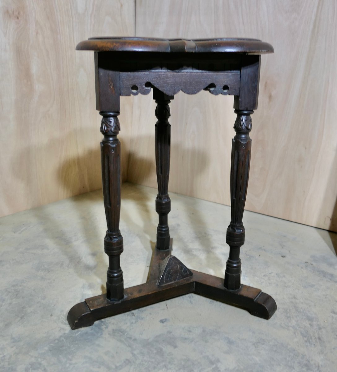 Celtic Gothic Oak Clover Leaf Table, 1890s for sale at Pamono