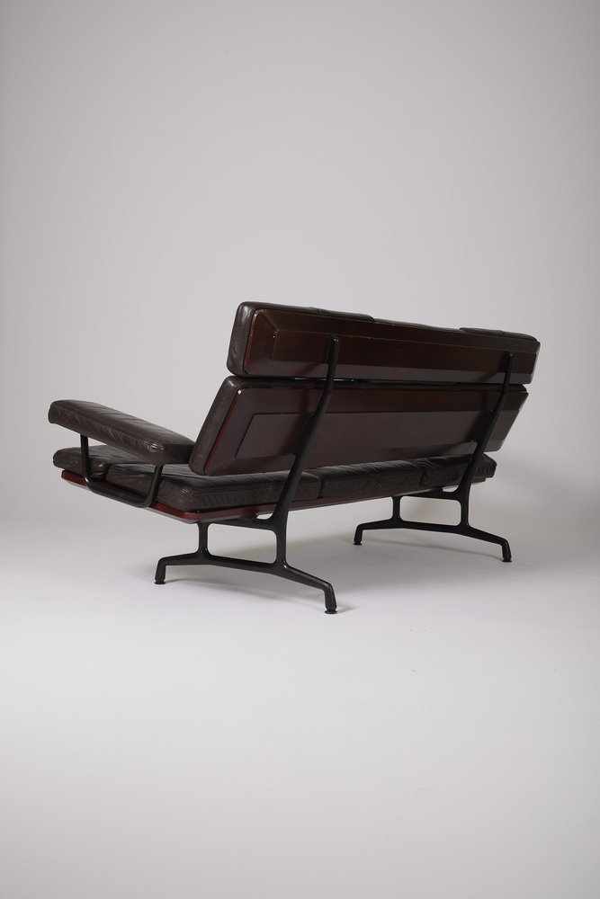 Canapé en Cuir par Charles & Ray Eames pour Herman Miller en vente sur Pamono