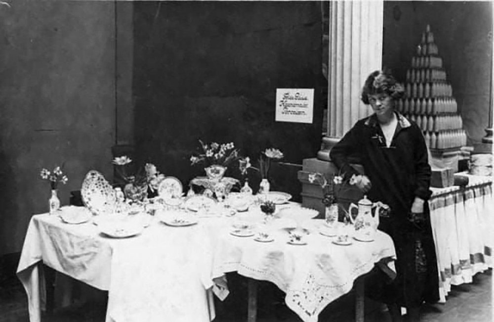 Flora Danica Porcelain Breakfast Plates by Bing & Grøndahl, Denmark ...