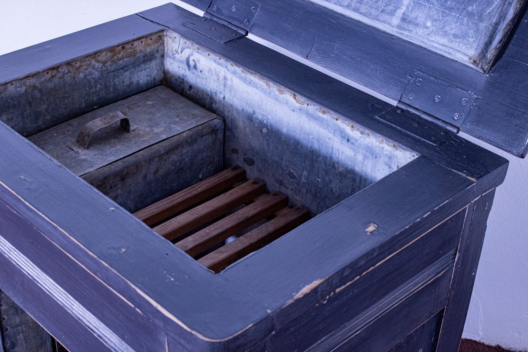 Antique Ice Box/Refrigerator for sale at Pamono