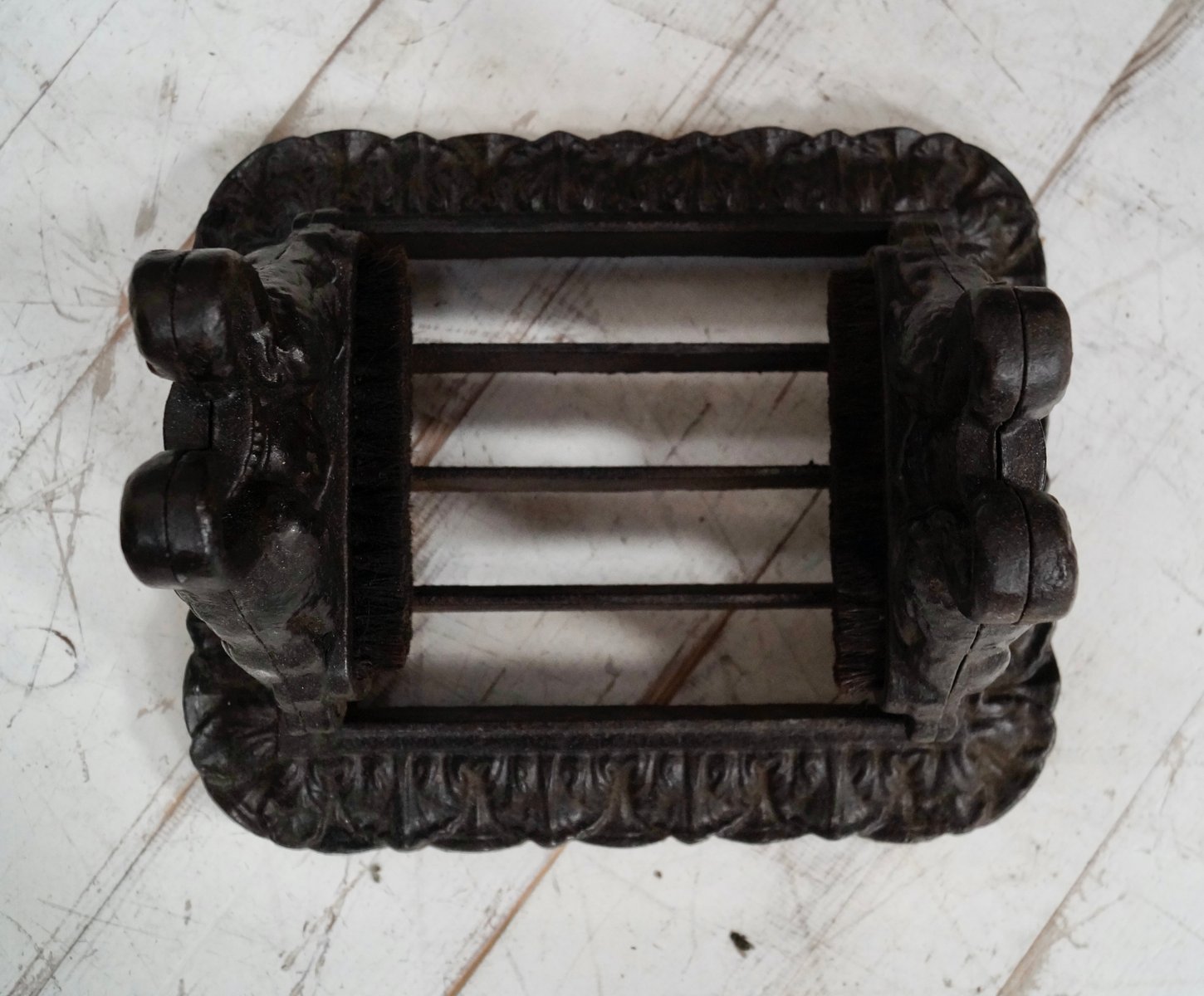 Victorian Cast Iron Boot Scraper, 1880 for sale at Pamono