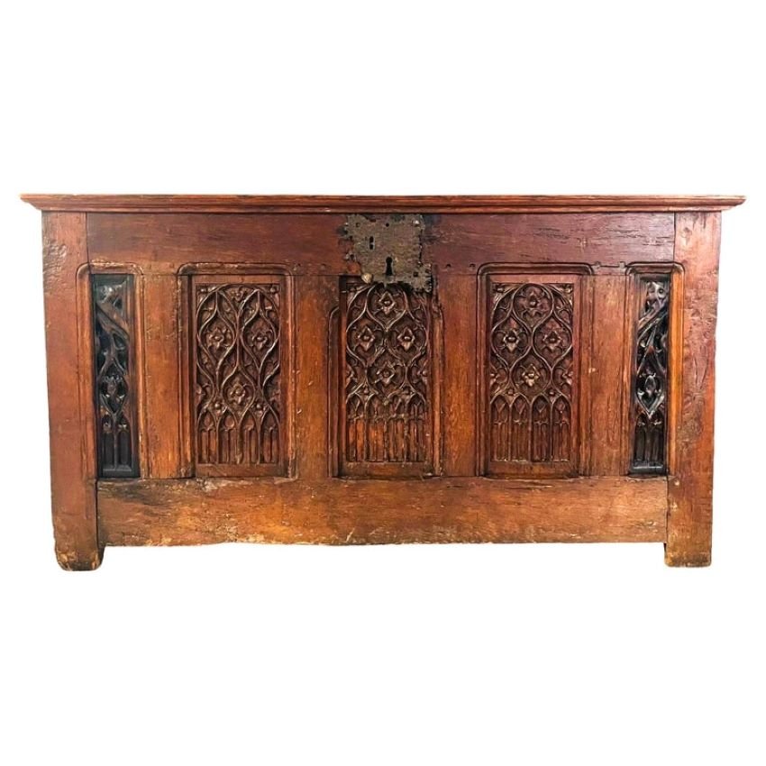 Large 16th Century French Gothic Trunk, France, 1580s for sale at Pamono