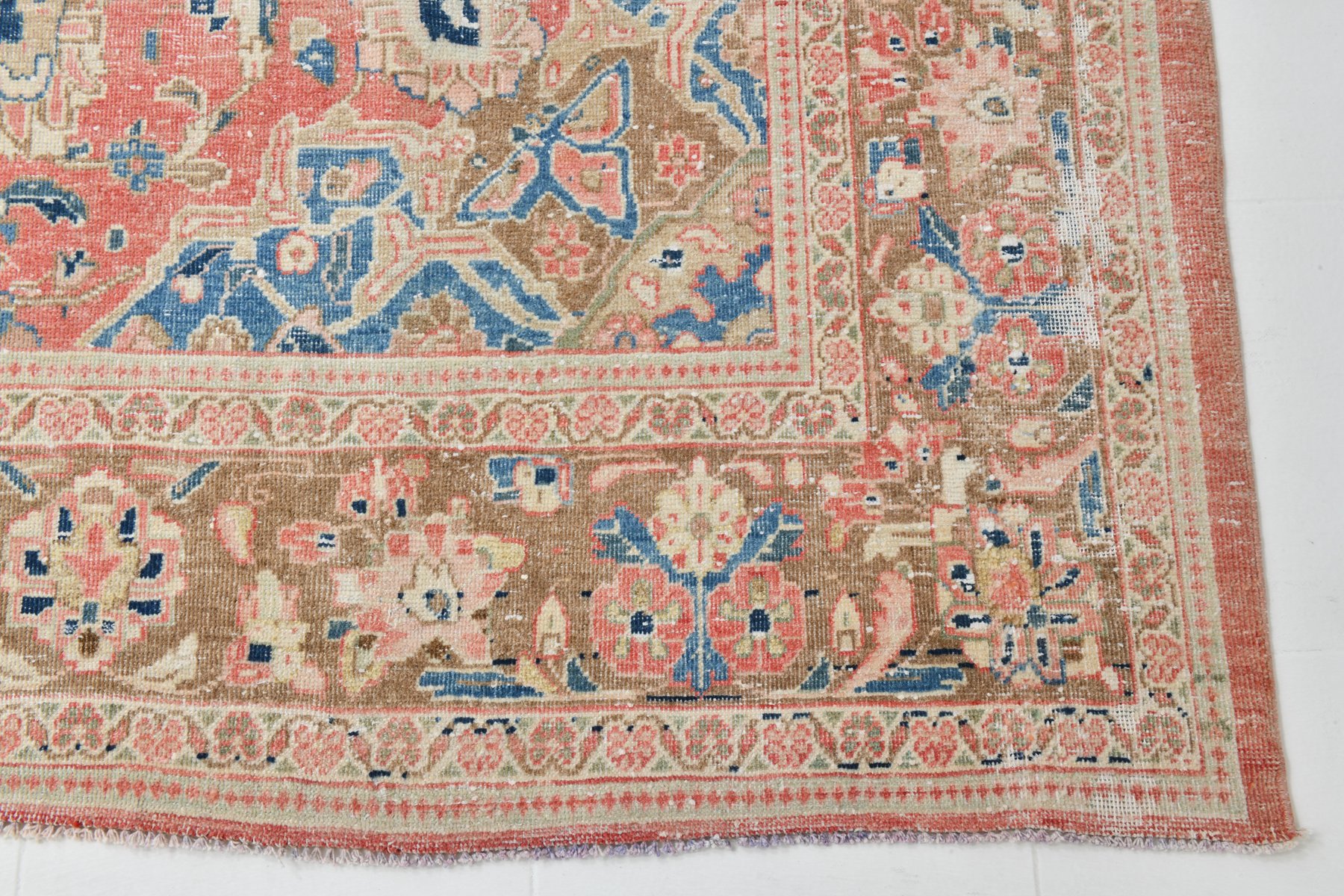 Vintage Middle Eastern Rug in Wool, 1920s for sale at Pamono