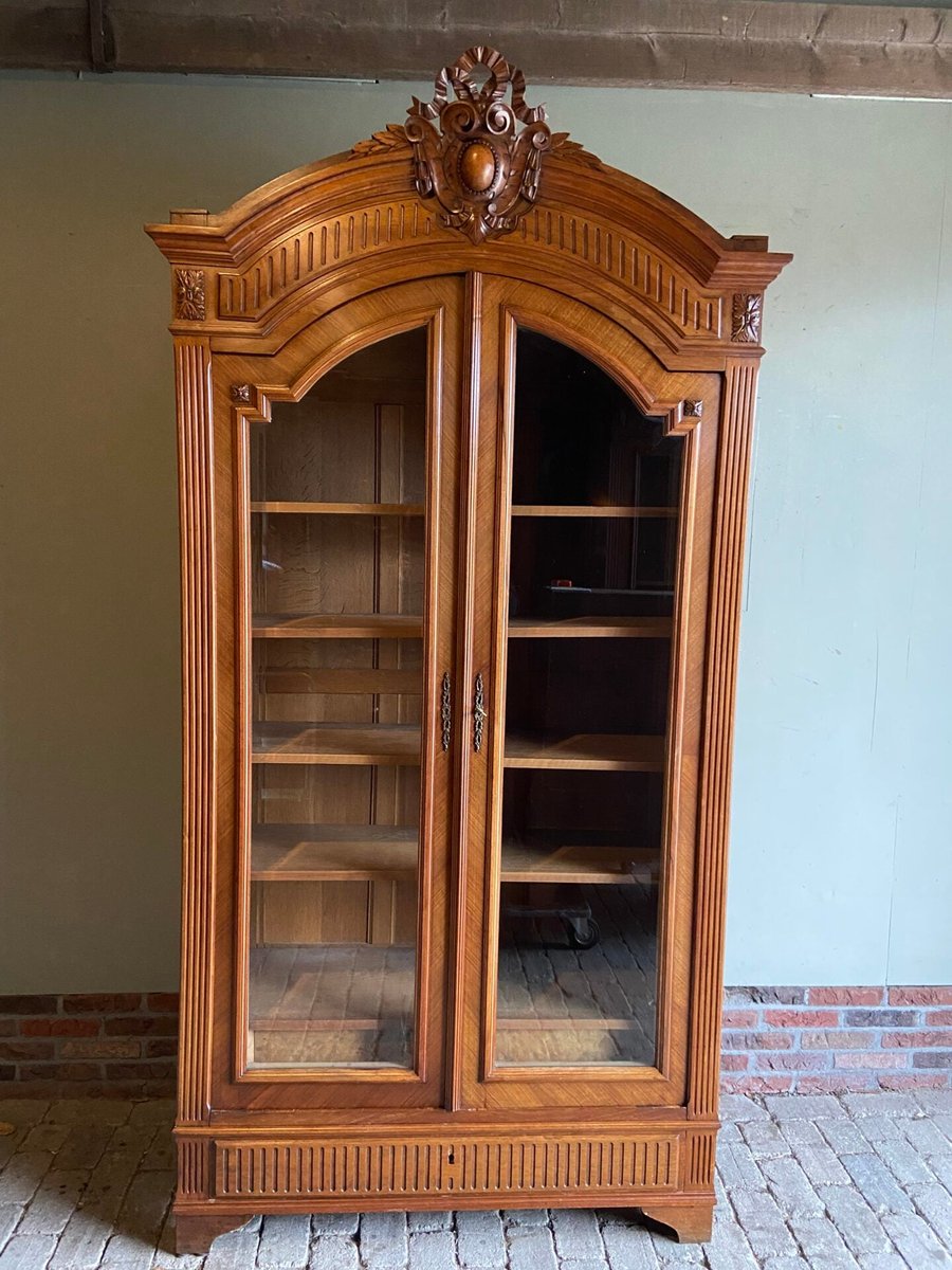 Antique Walnut Bookcase for sale at Pamono