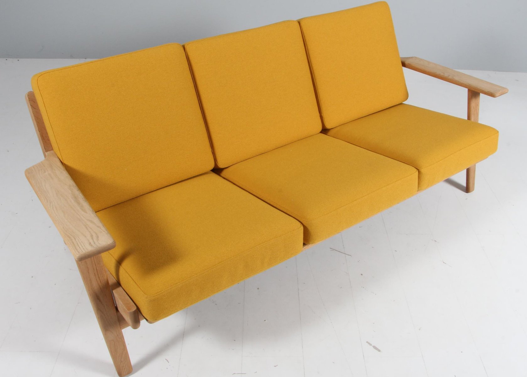 3-Seat Sofa Model 290 in Oak attributed to Hans J. Wegner for Getama ...