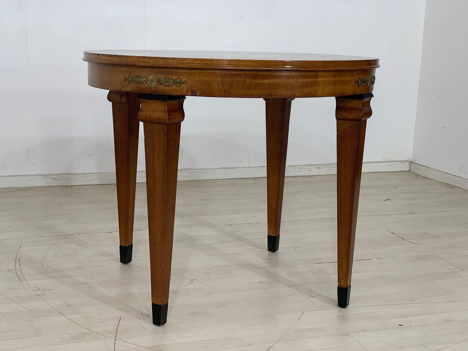 Antique Biedermeier Dining Table for sale at Pamono