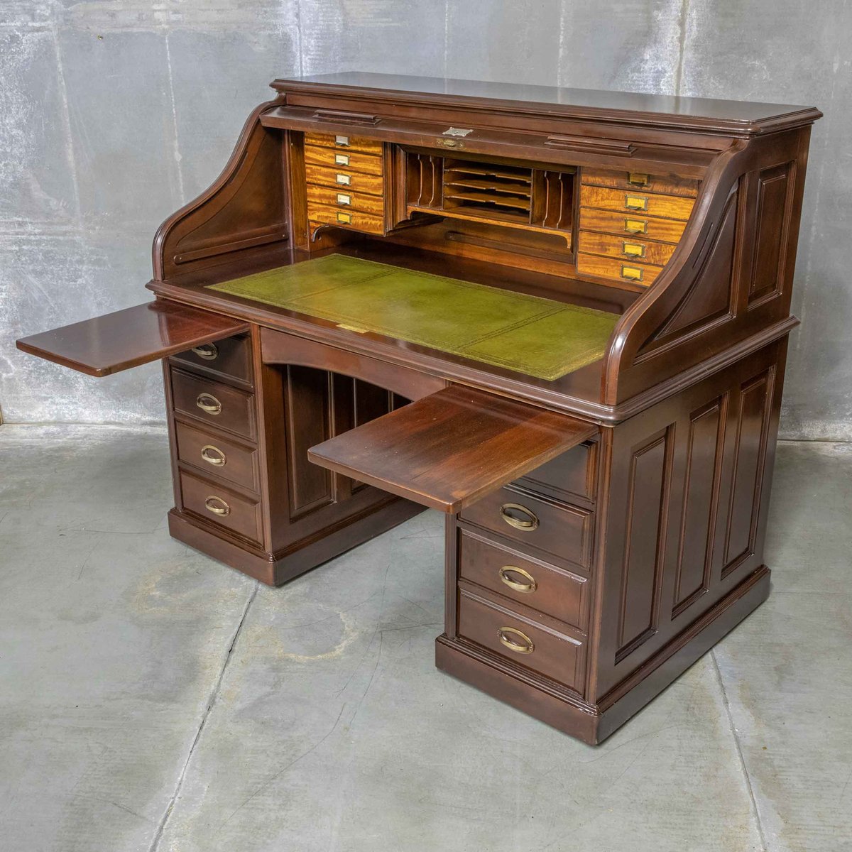 Edwardian Walnut Roll Top Desk, 1890s for sale at Pamono