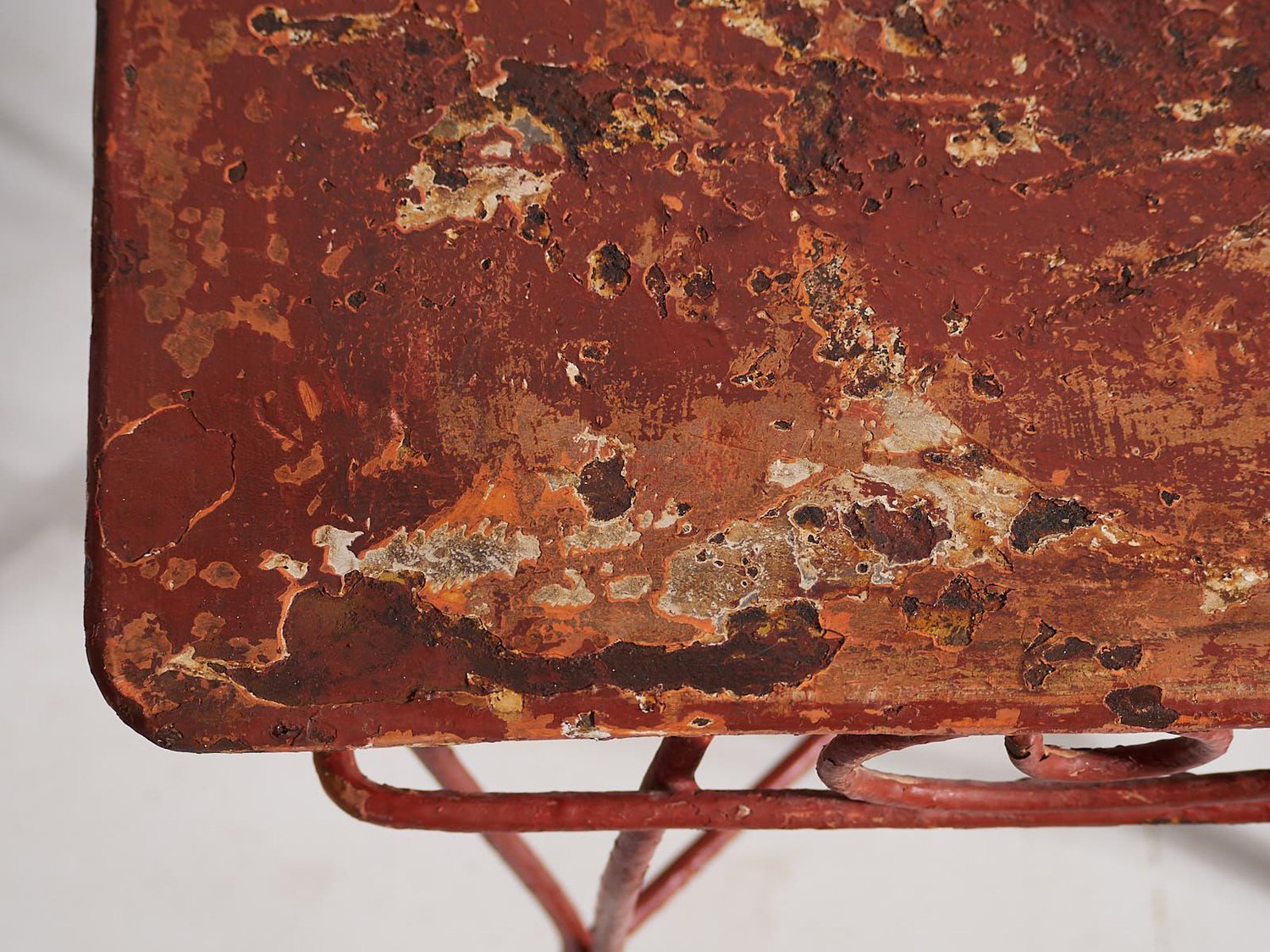 Antique Red Terrace Table, 1920s for sale at Pamono