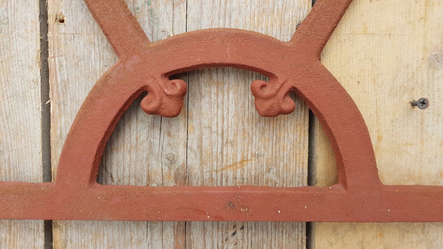 Antique Gothic Half-Round Cast Iron Window Frame for sale at Pamono