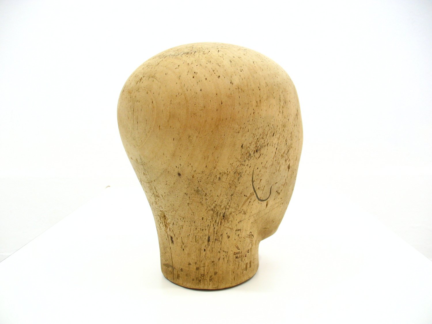 Carved German Hat Maker Head, 1940s for sale at Pamono