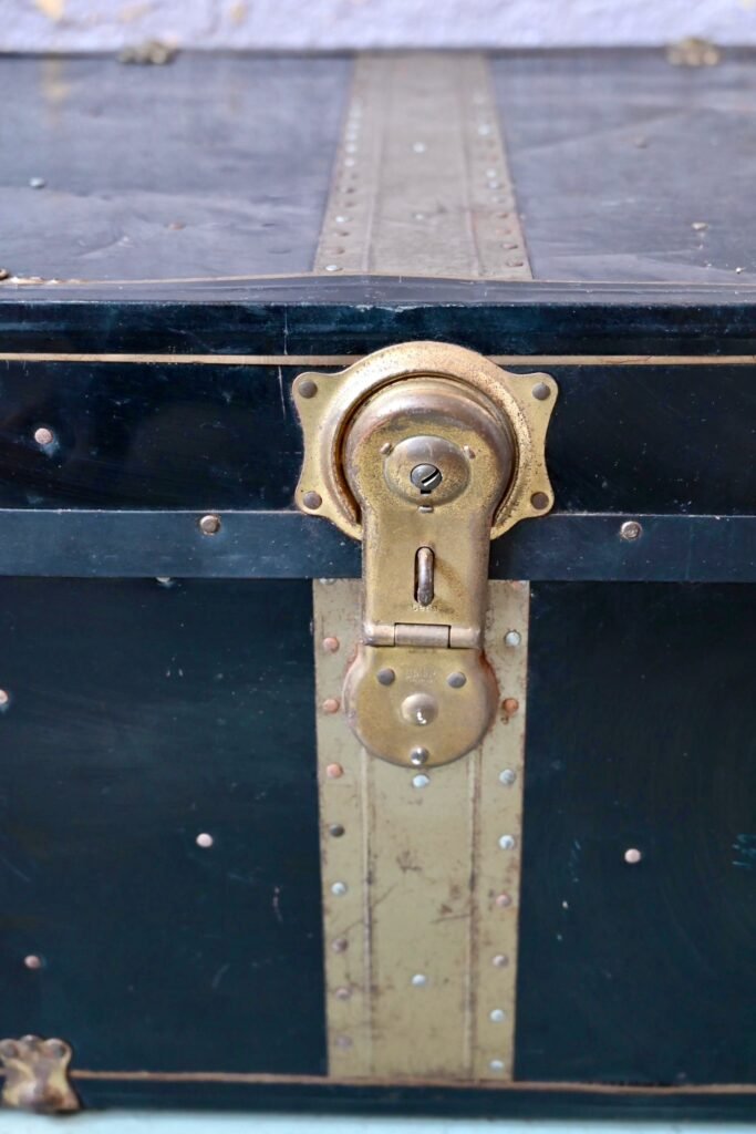 Large Vintage Travel Trunk, 1950s for sale at Pamono