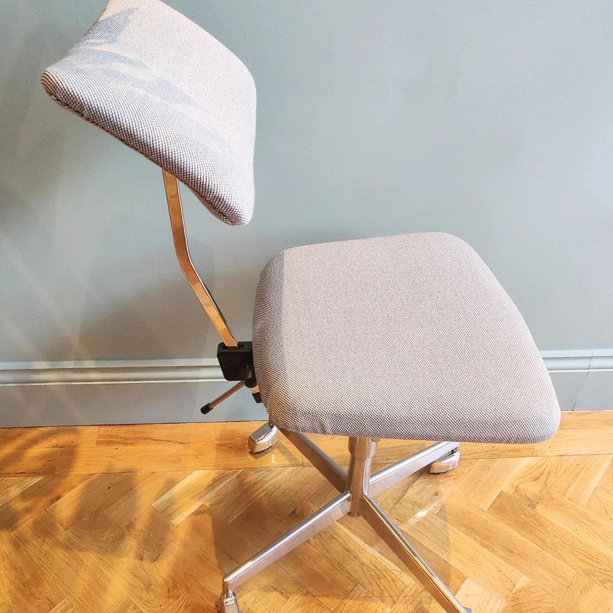 Mid-Century Desk Chair by Labofa for sale at Pamono