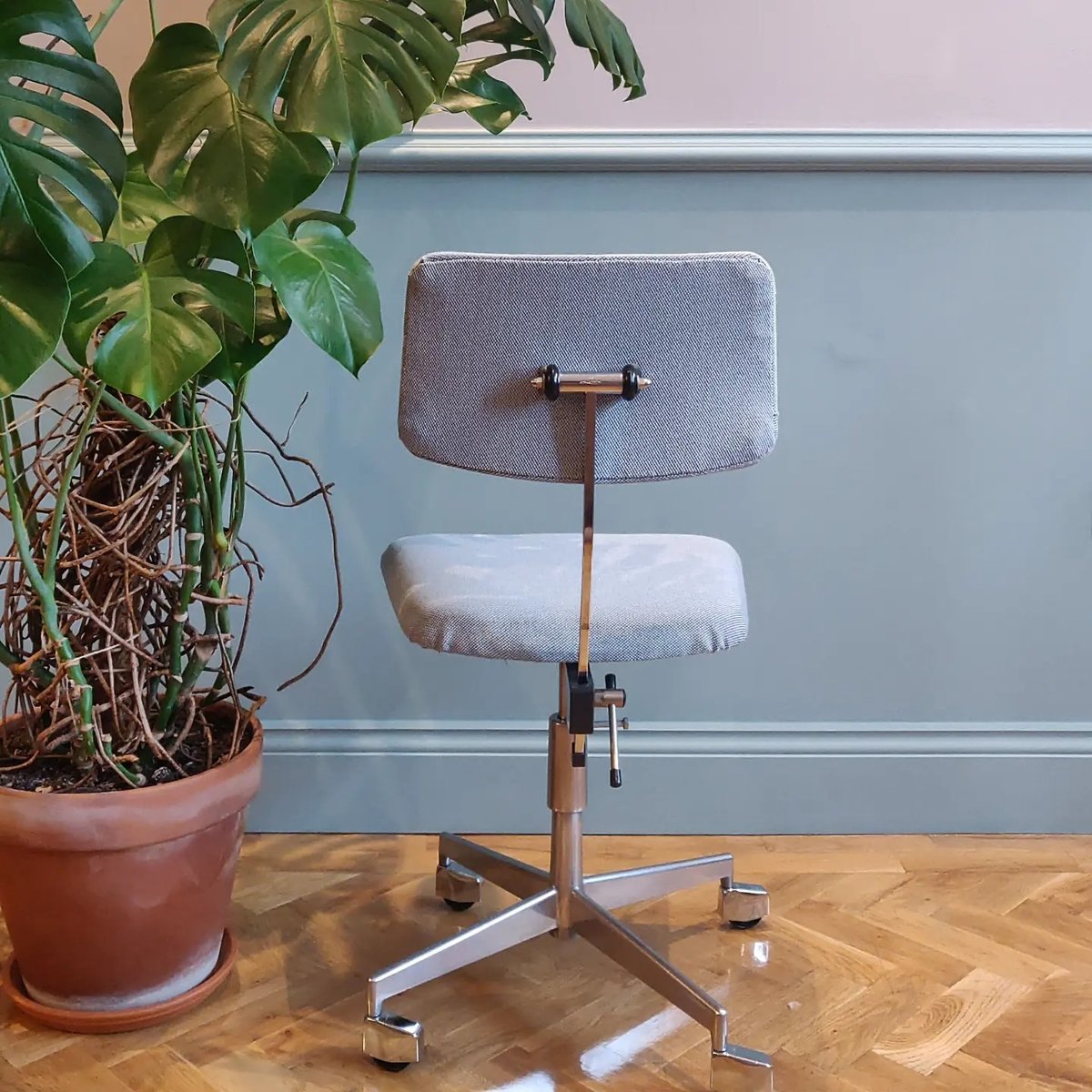 Mid-Century Desk Chair by Labofa for sale at Pamono