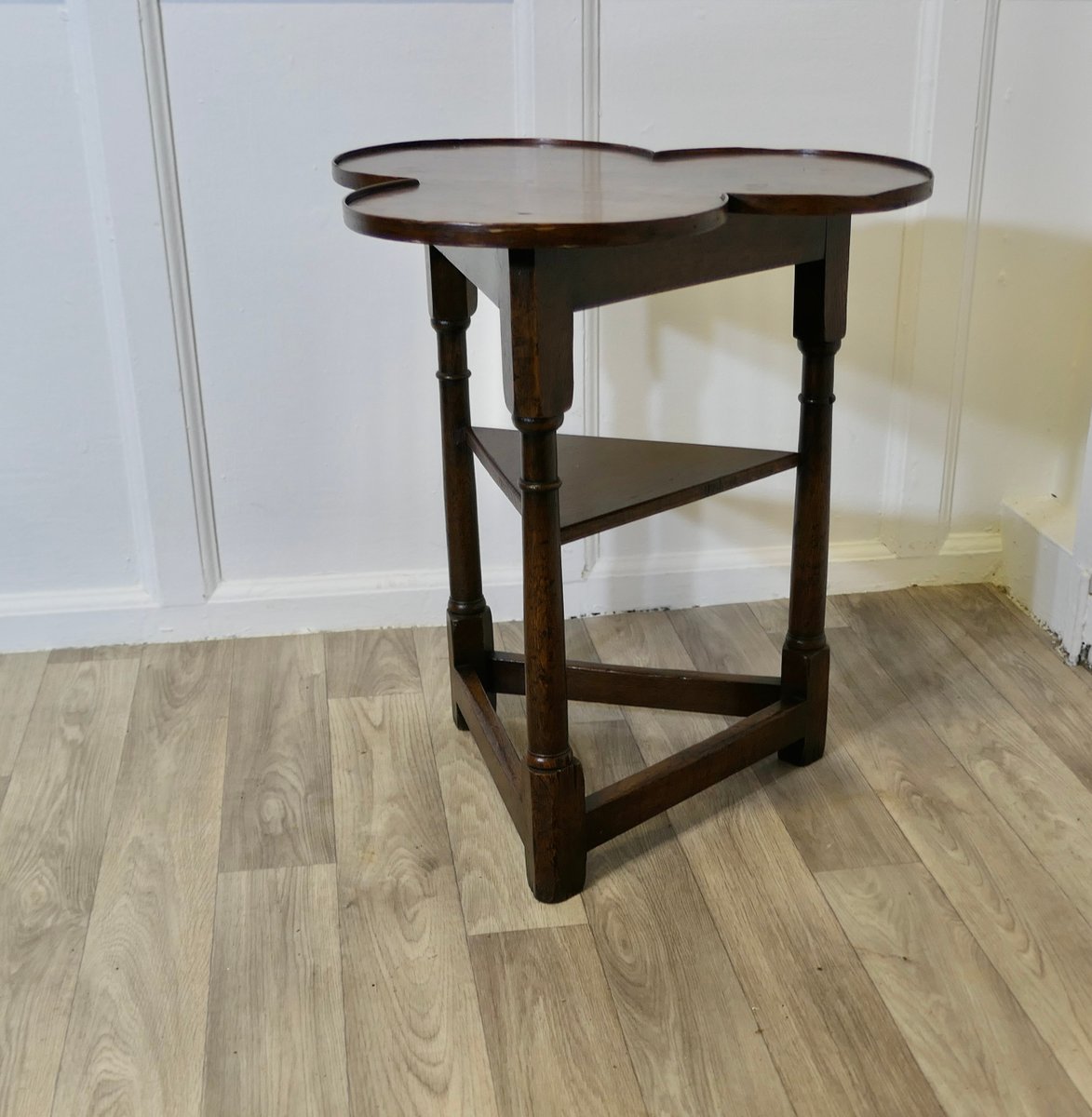 Irish Oak Clover Leaf Table with Undertier, 1890s for sale at Pamono