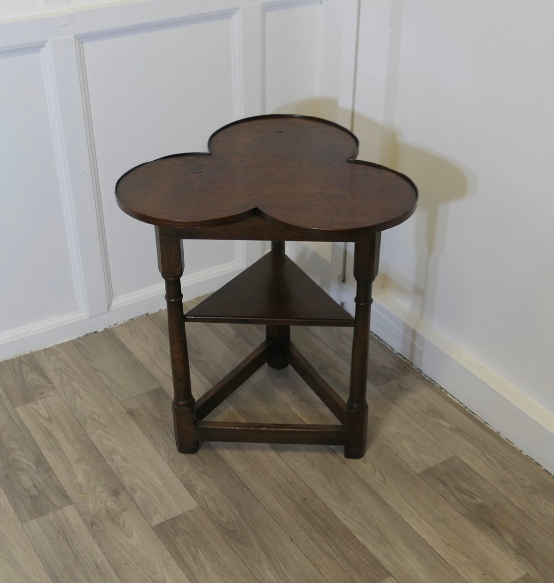 Irish Oak Clover Leaf Table with Undertier, 1890s for sale at Pamono