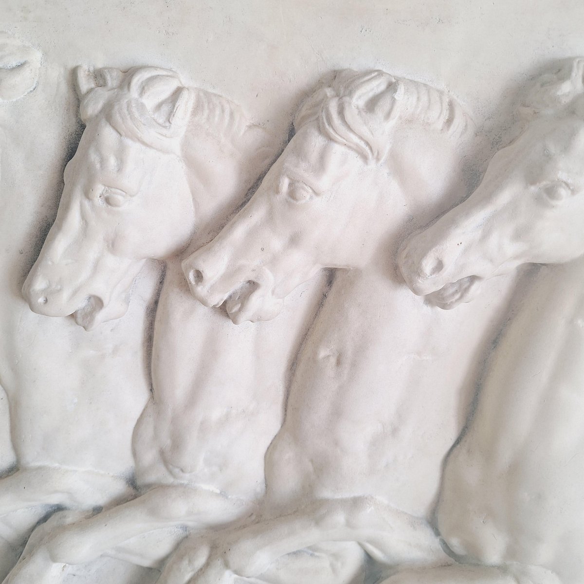 Plaster Bass Relief of Chariot Race for sale at Pamono