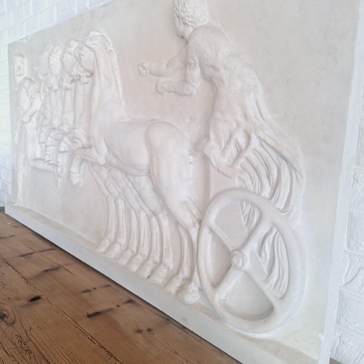 Plaster Bass Relief of Chariot Race for sale at Pamono