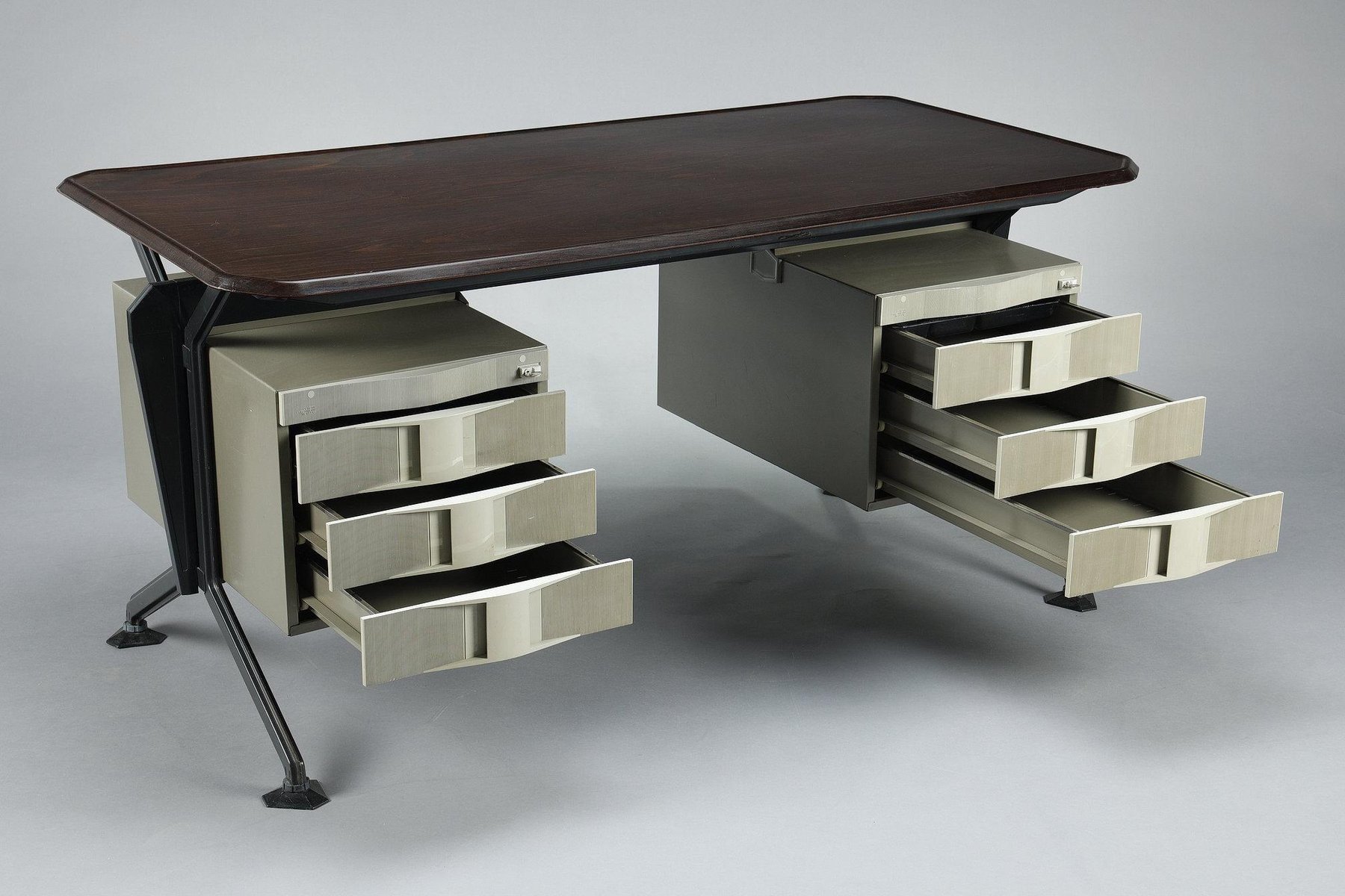 Large ARCO Desk attributed to BBPR for Olivetti, 1960s for sale at Pamono