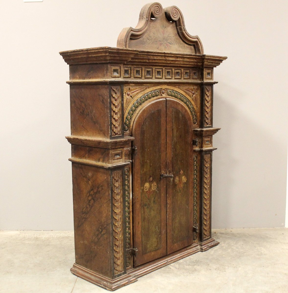 18th Century Lacquered & Painted Wood Cabinet for sale at Pamono