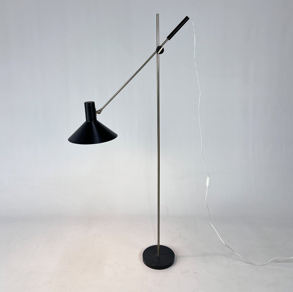 Vintage Dutch Design Floor Lamp, 1960s for sale at Pamono