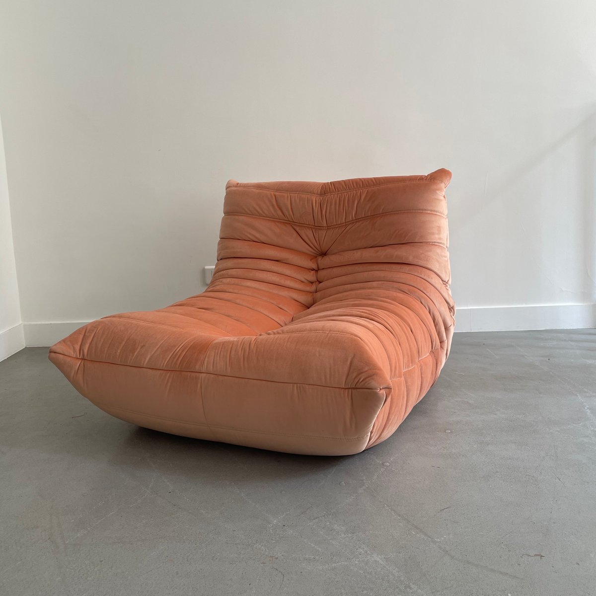 Togo Kaminsessel von Michel Ducaroy für Ligne Roset, 1970er bei Pamono ...