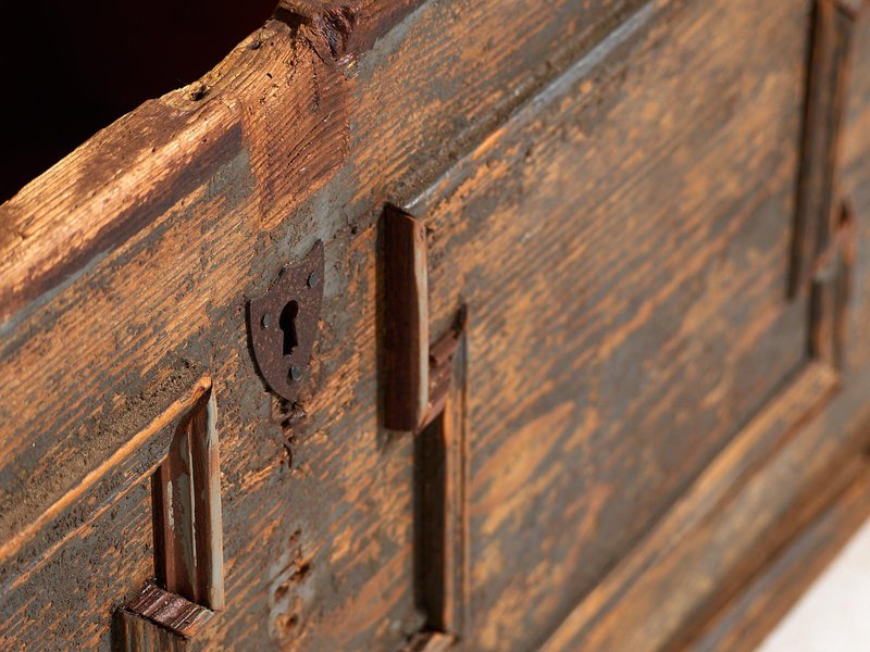 Antique Trunk with Pearl Gray Patina, 1900 for sale at Pamono