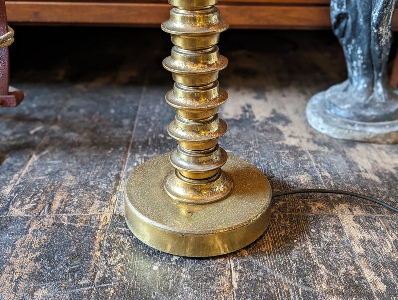 Large Vintage Brass Bobbin Table Lamp for sale at Pamono