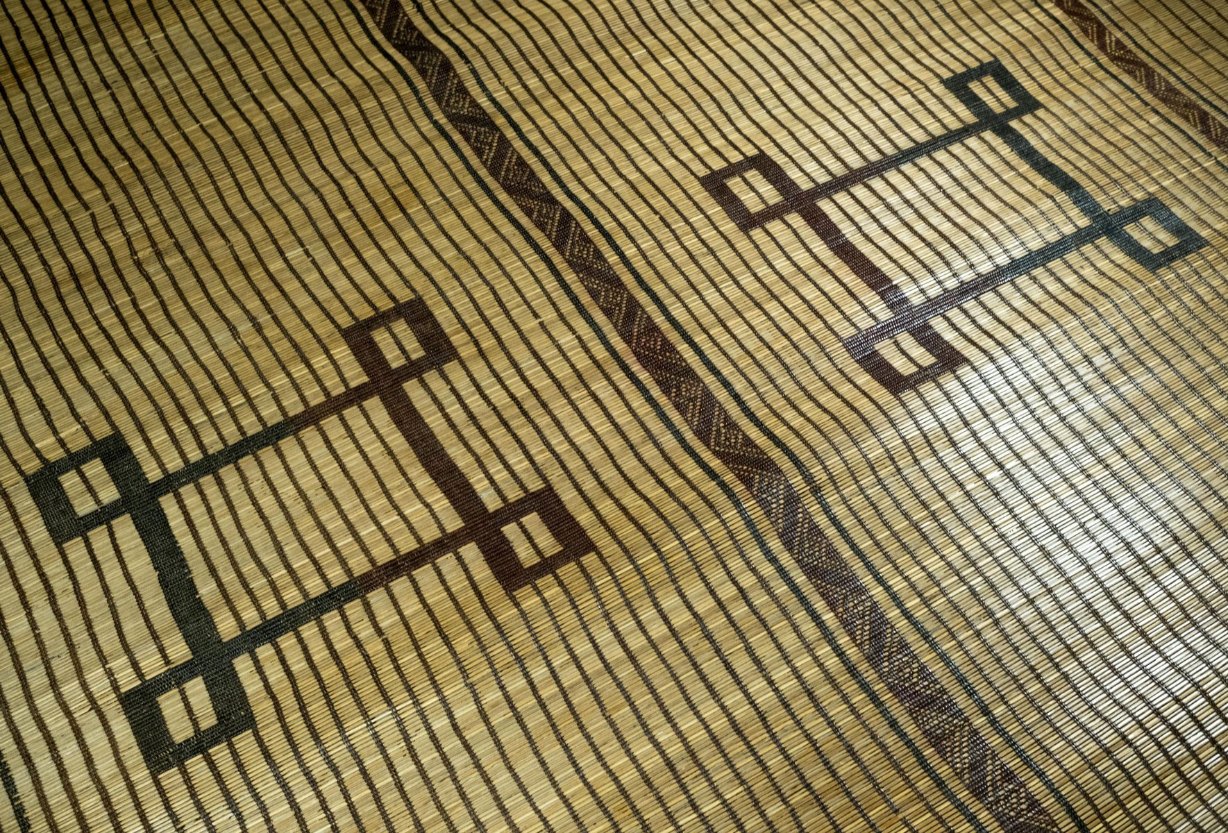 Saharan Tuareg Rug in Wood and Leather, 1990s for sale at Pamono
