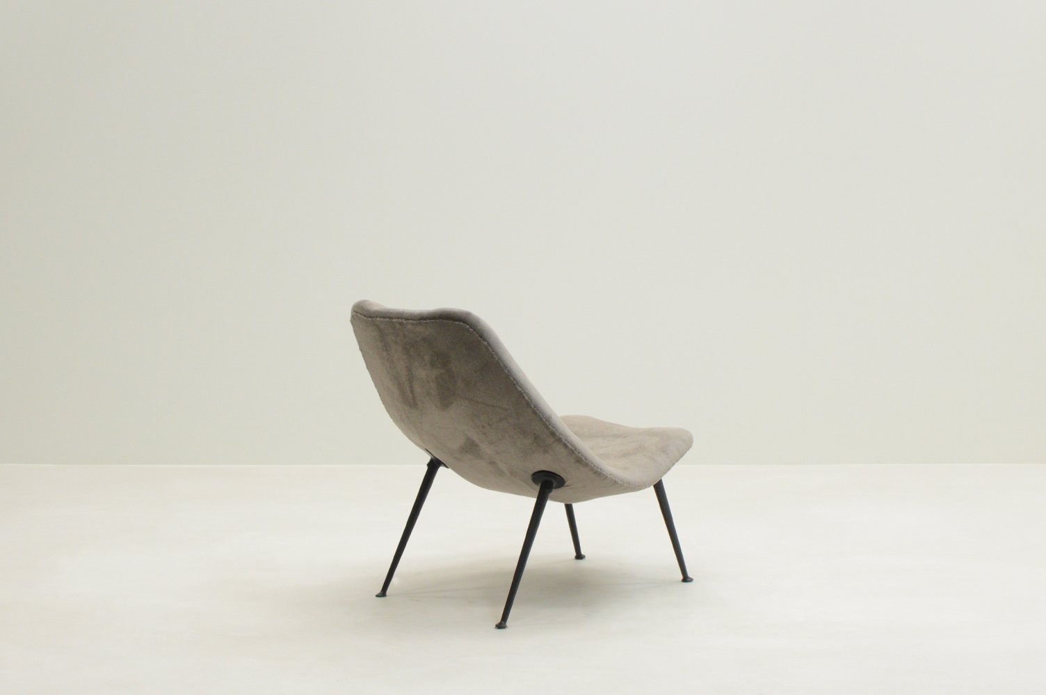 Model 122 Chair by Theo Ruth for Artifort, 1950s for sale at Pamono